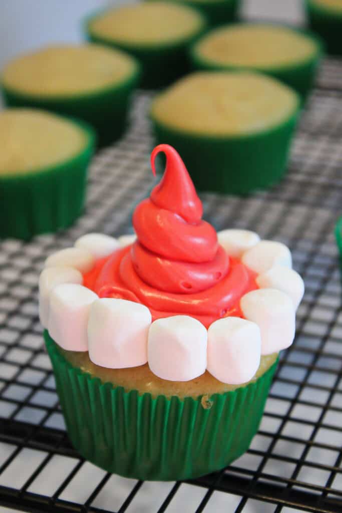 Easy Christmas Dessert: Santa Hat Cupcakes Recipe - The Benson Street