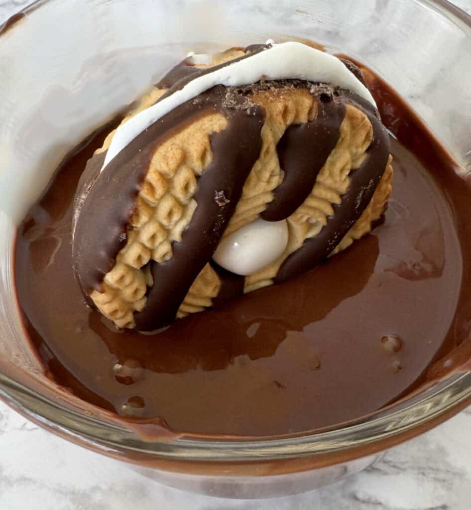 How to Make Patriotic S'mores Cookie Sandwich Recipe - The Benson Street