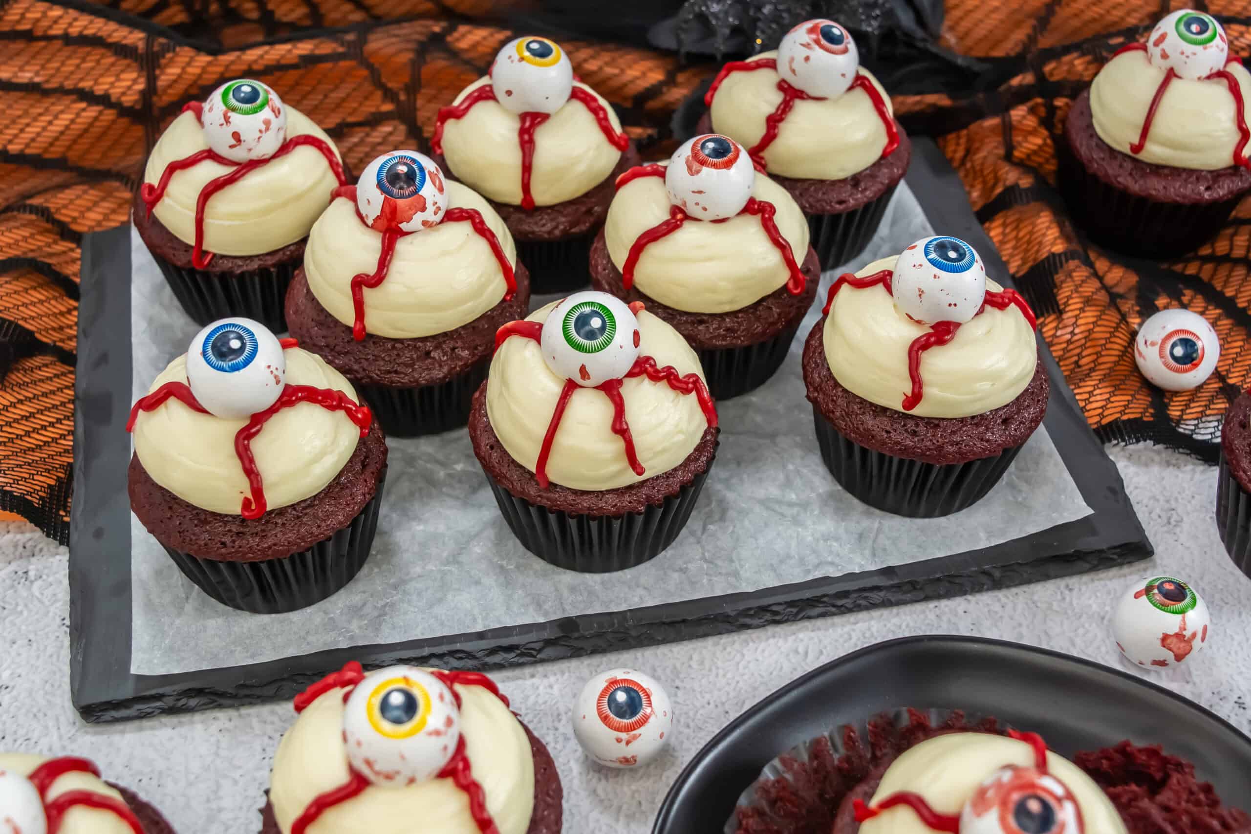How to Make Red Velvet Halloween Eyeball Cupcakes with Cream Cheese ...
