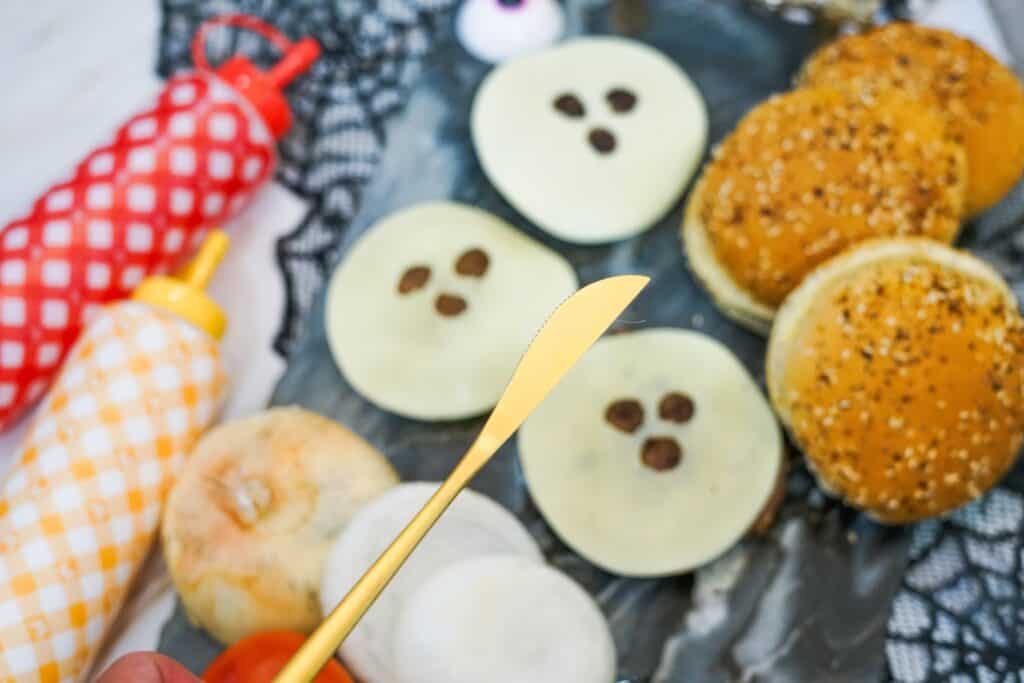 Halloween Ghost Cheeseburgers: A Spooky & Easy Dinner Idea - The Benson ...