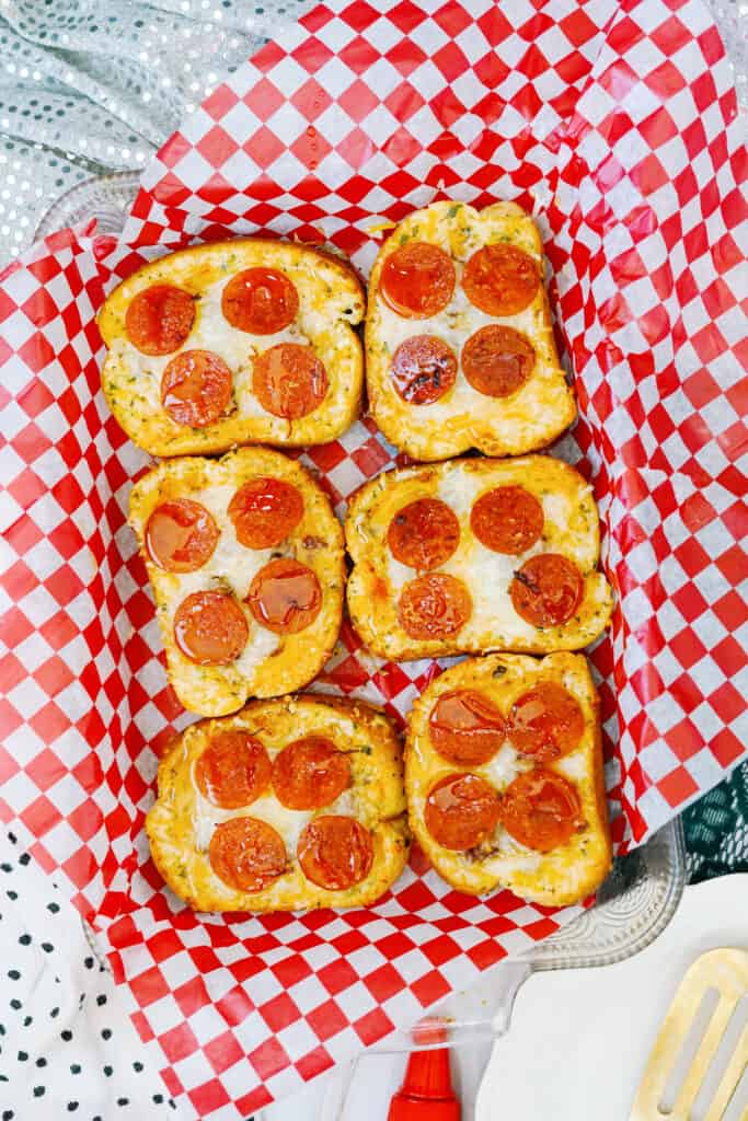 Stuffed Texas Toast Pizza: The TikTok Recipe You Will Love - The Benson ...