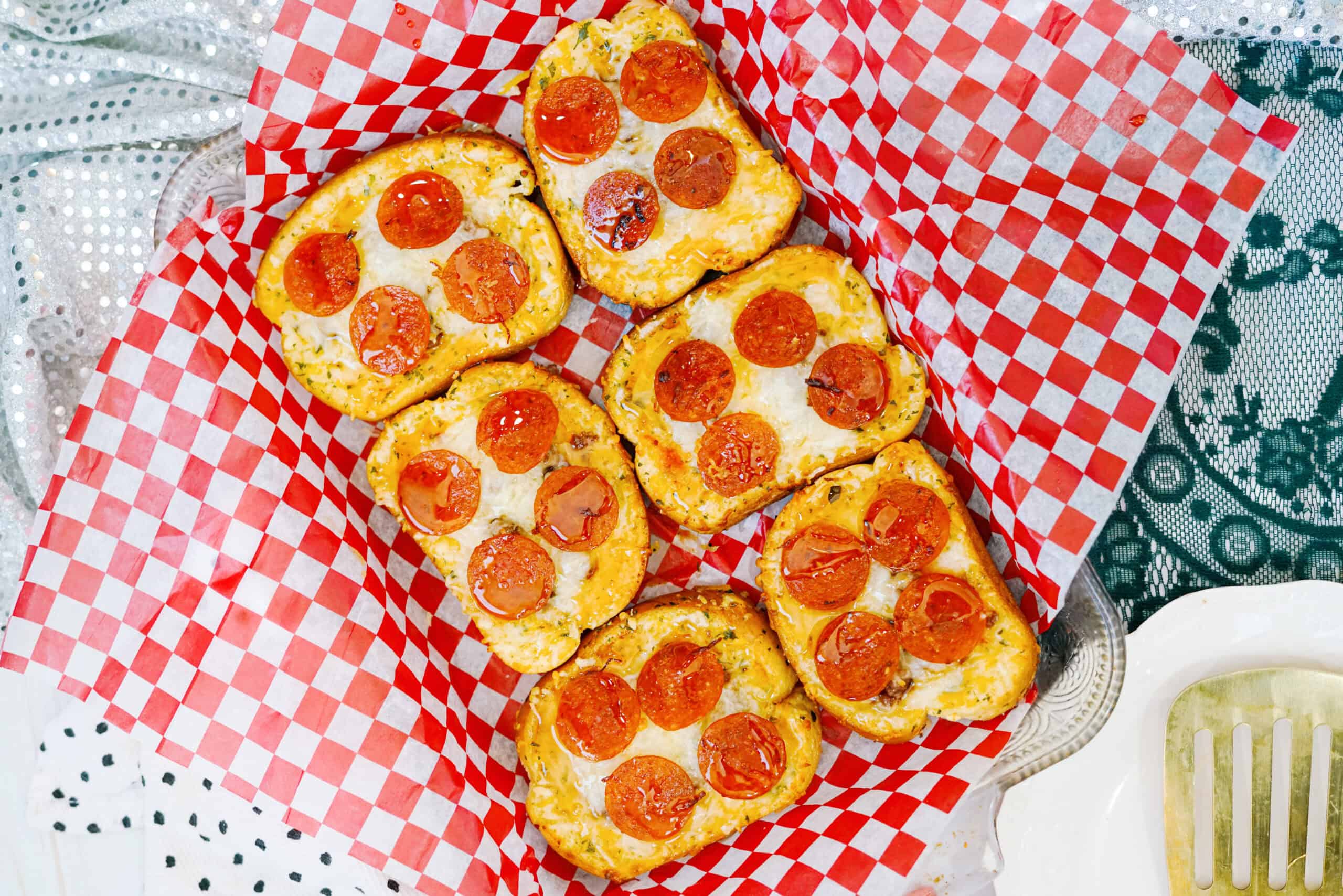 Stuffed Texas Toast Pizza: The TikTok Recipe You Will Love - The Benson ...